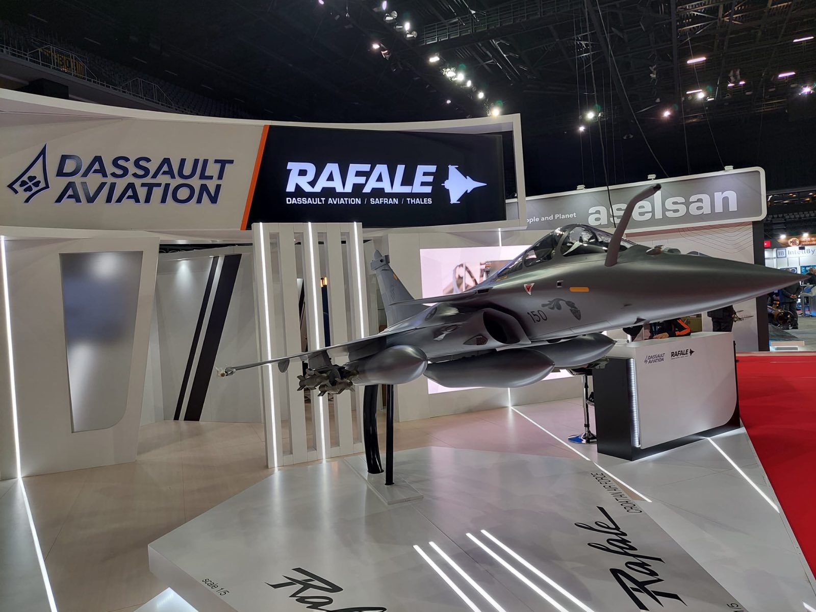 ASDA 2025: Makete hrvatskih Rafala ponovo naoružane samo MICA-ma i ...